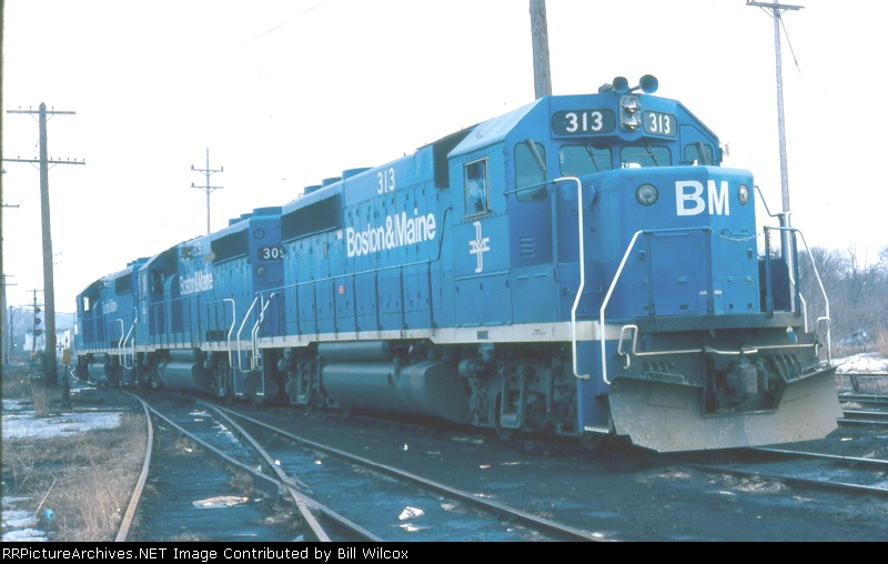 B&M GP40-2's 313, 309 & 300 on the ready track